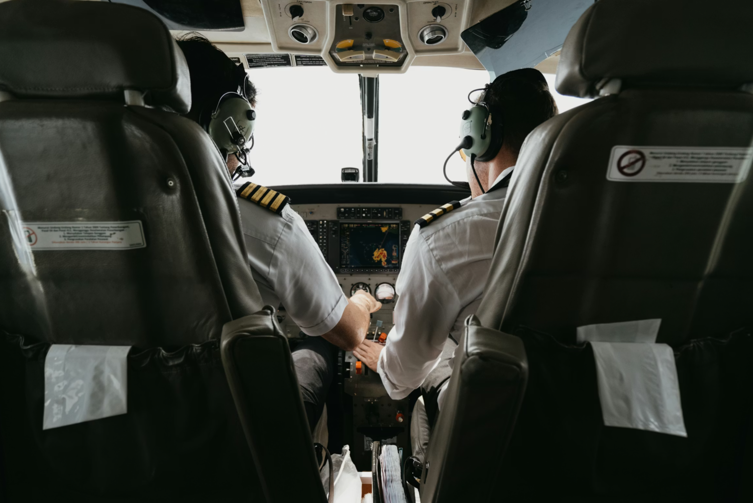 Can You Be a Pilot if You’re Colorblind? (2025 FAA Rules) - Colorkinds ...